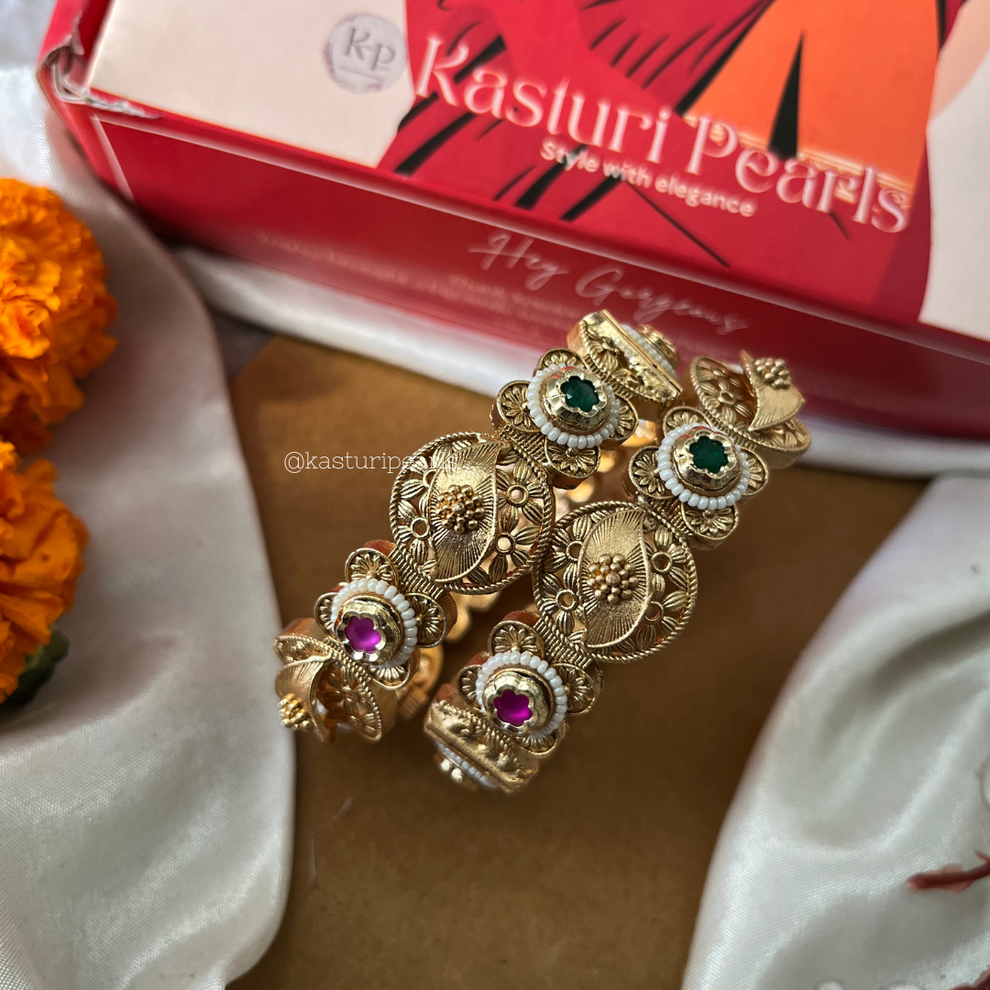 Jaanki Antique Rajwada Bangle set – Kasturi pearls
